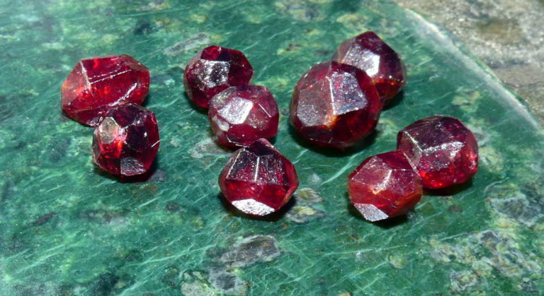 50 ct – Gem Quality – Facet Grade Garnets. – Dan Hurd Prospecting