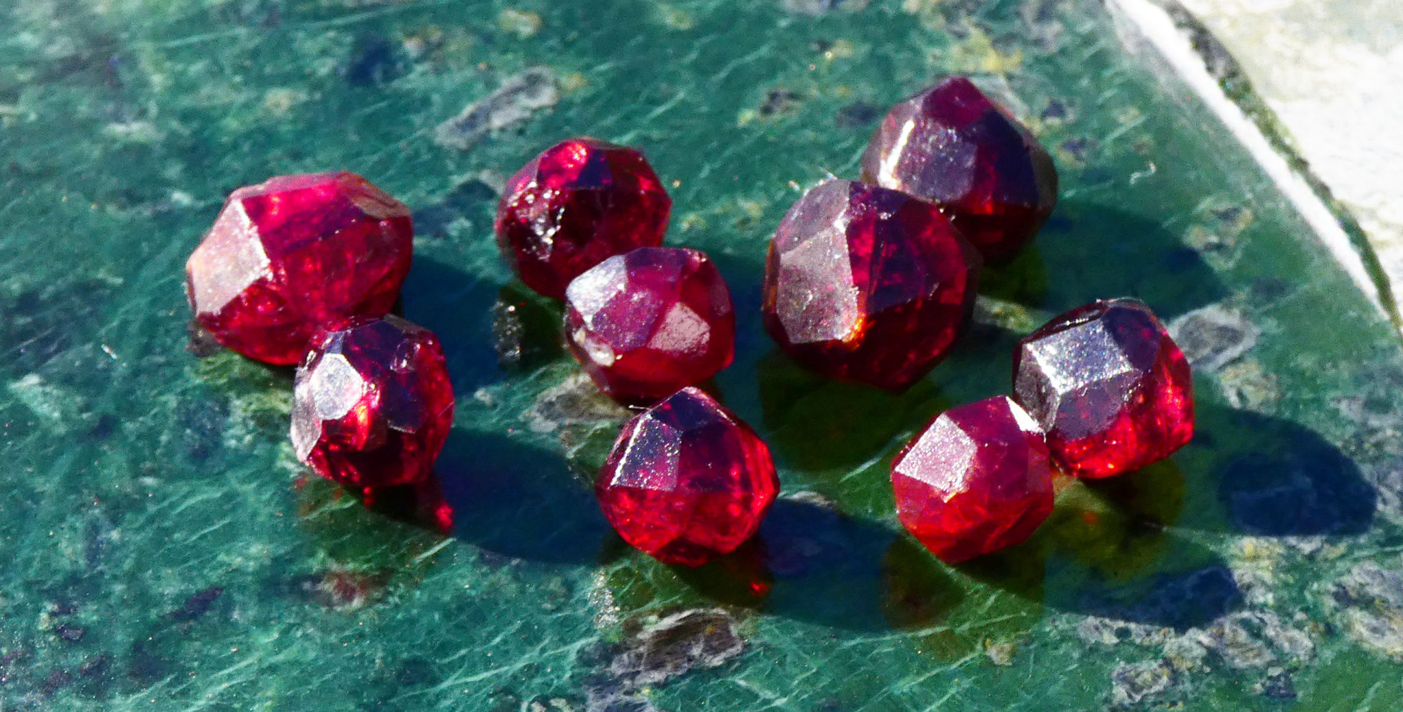 50 ct – Gem Quality – Facet Grade Garnets. – Dan Hurd Prospecting