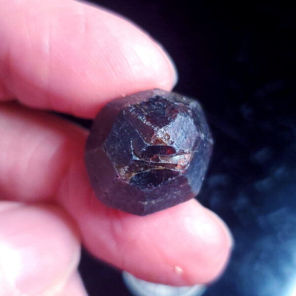 Raw Garnets (Crystals) – Dan Hurd Prospecting